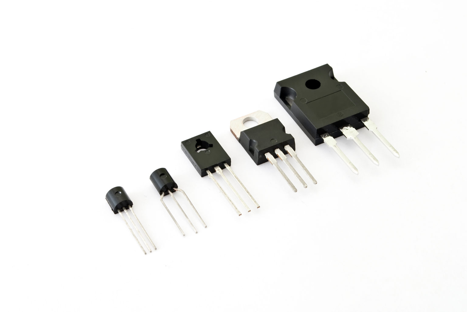 Transistors 101: A Detailed Introduction on Transistors | Fusion 360 Blog