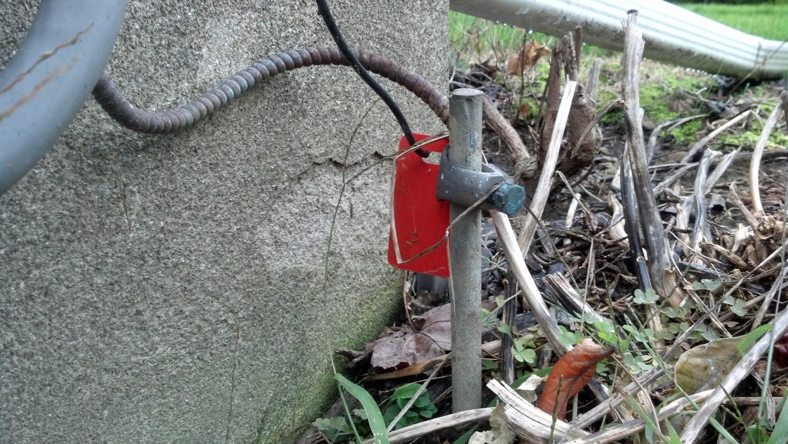 How Does Ground Work in Electronics Design? - Fusion Blog