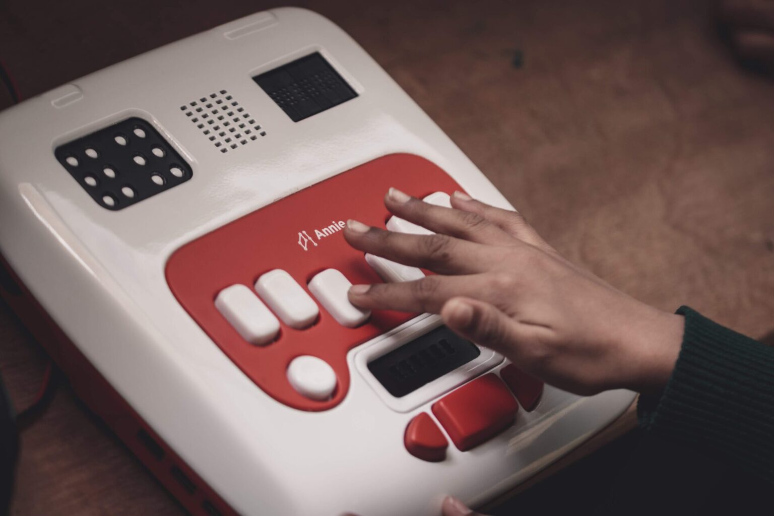 Thinkerbell Labs: World's First Braille Self-Learning Device - Fusion Blog